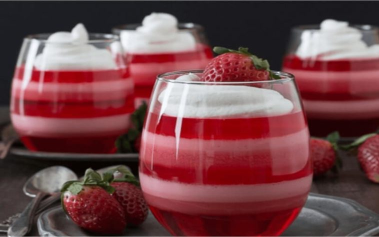 Verrines aux fraises avec seulement 4 ingrédients – Toutes Recettes